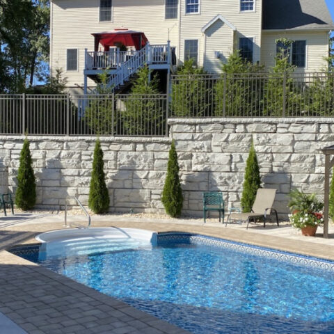 MagnumStone Retaining Wall - Twisted Elements